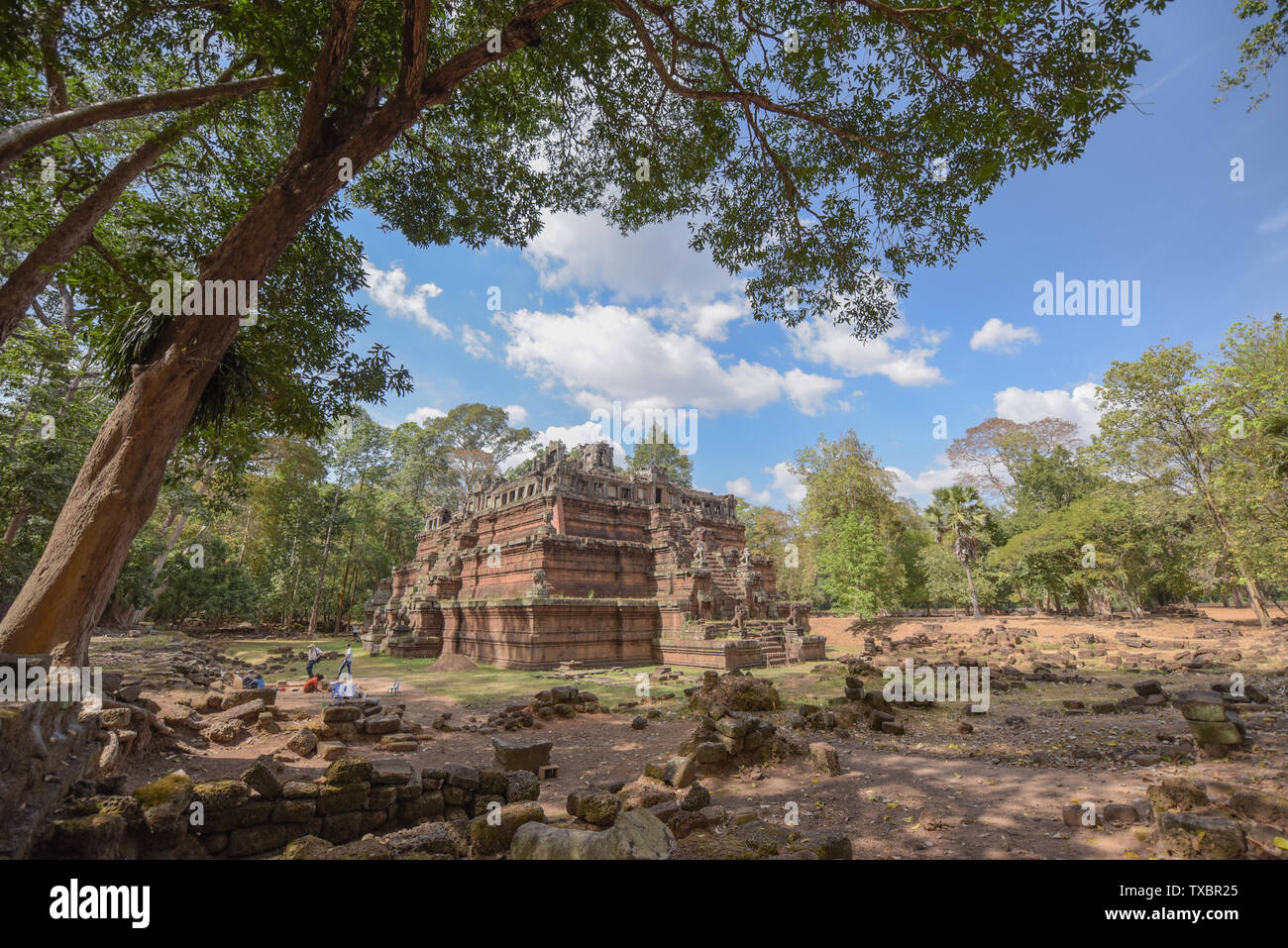 Angkor Wat Angkor's smile Stock Photo - Alamy