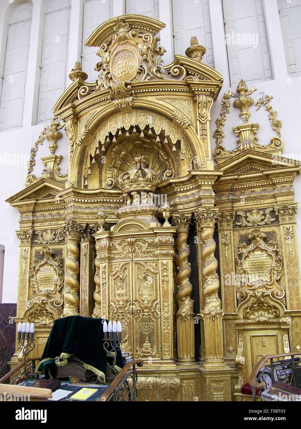 Kodesh hi-res stock photography and images - Alamy