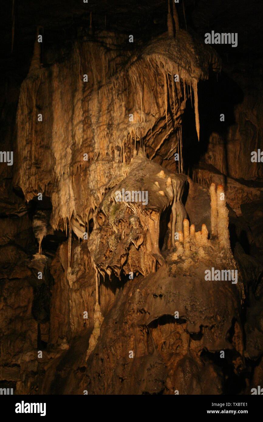 Pooles cavern buxton hi-res stock photography and images - Alamy