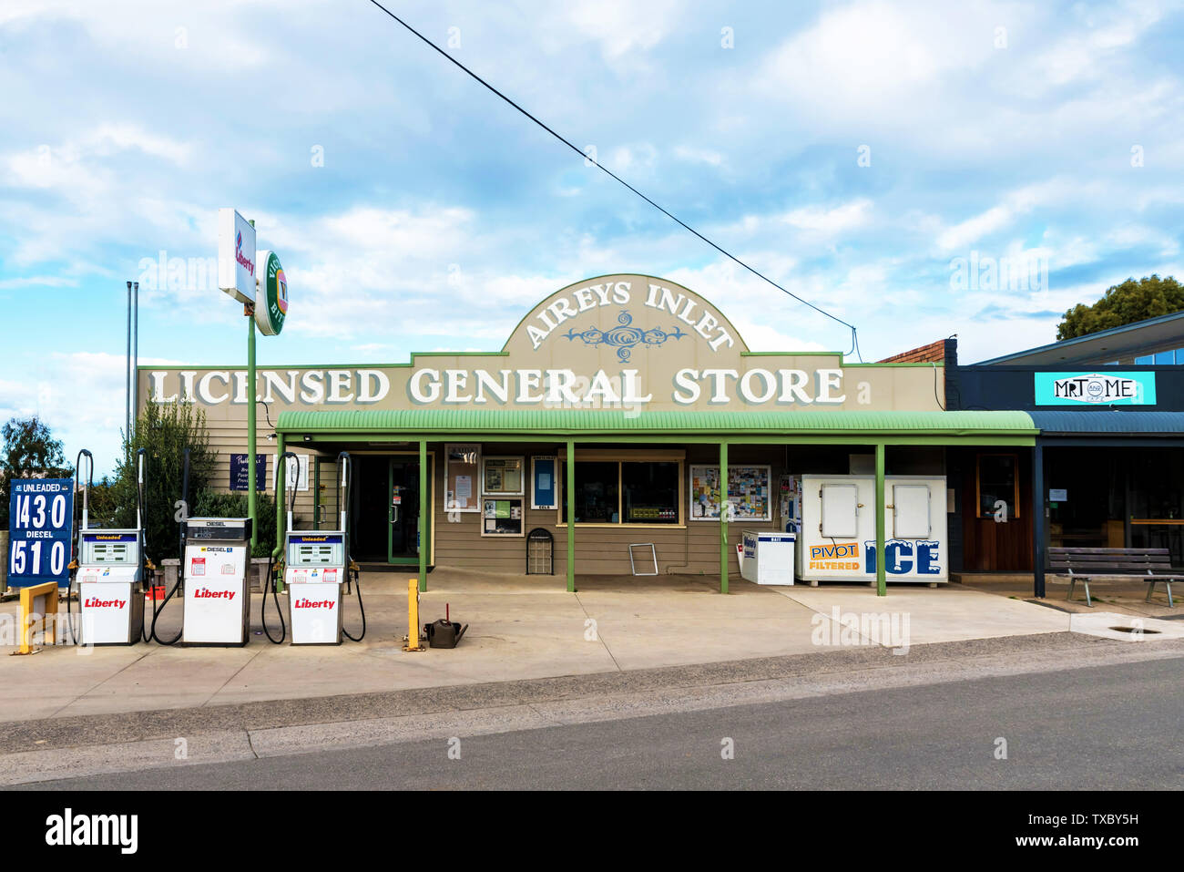Old petrol station victoria australia hi-res stock photography and ...
