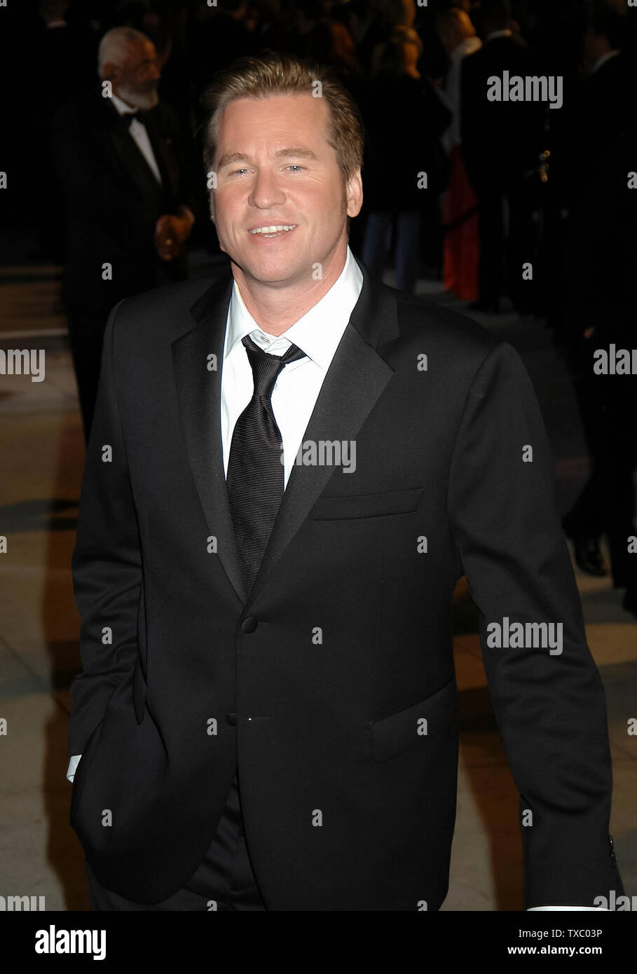 Val Kilmer at the 2004 Vanity Fair Oscar Party at Morton's in West ...
