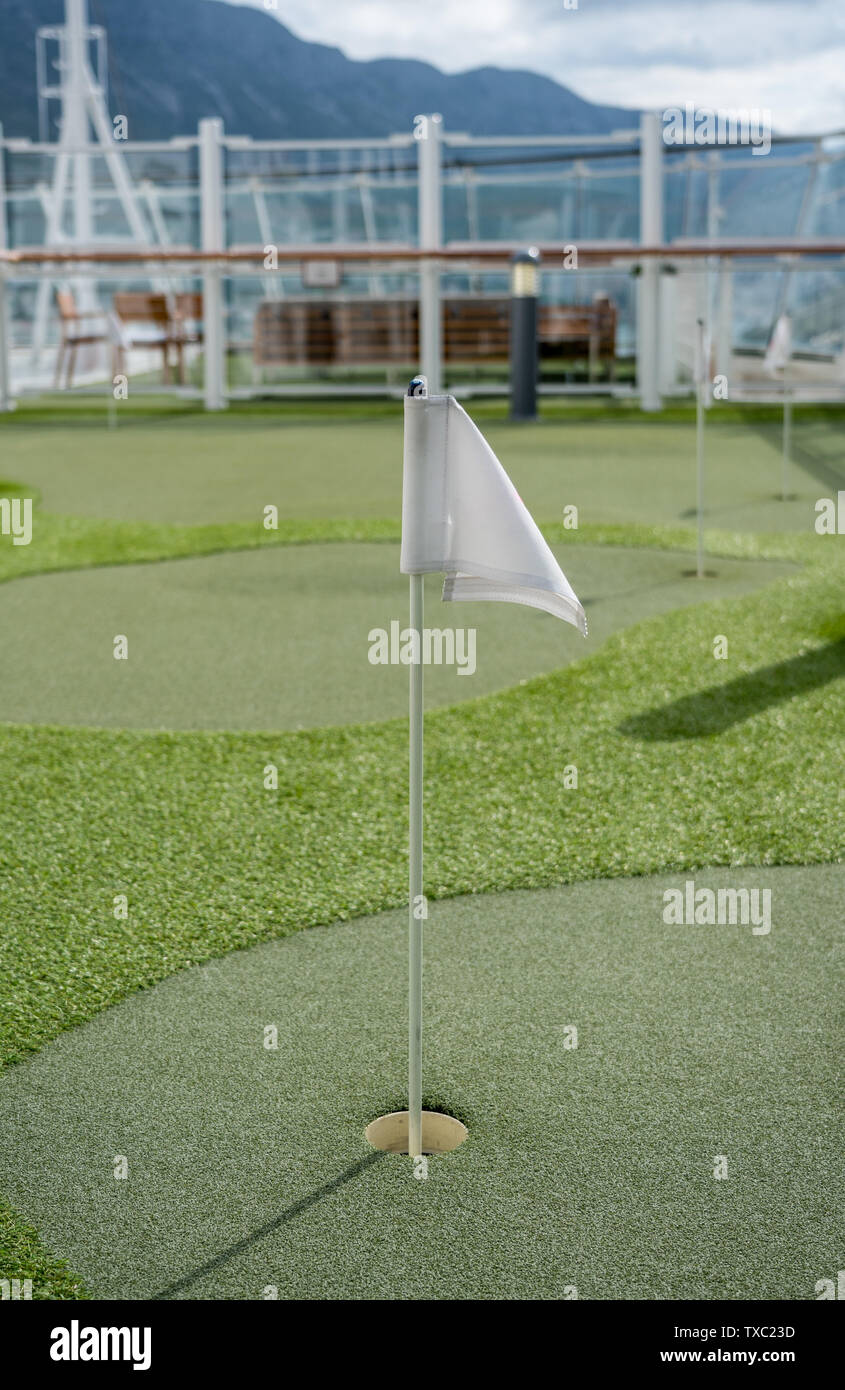 Mini golf on the deck of a cruise ship Stock Photo - Alamy