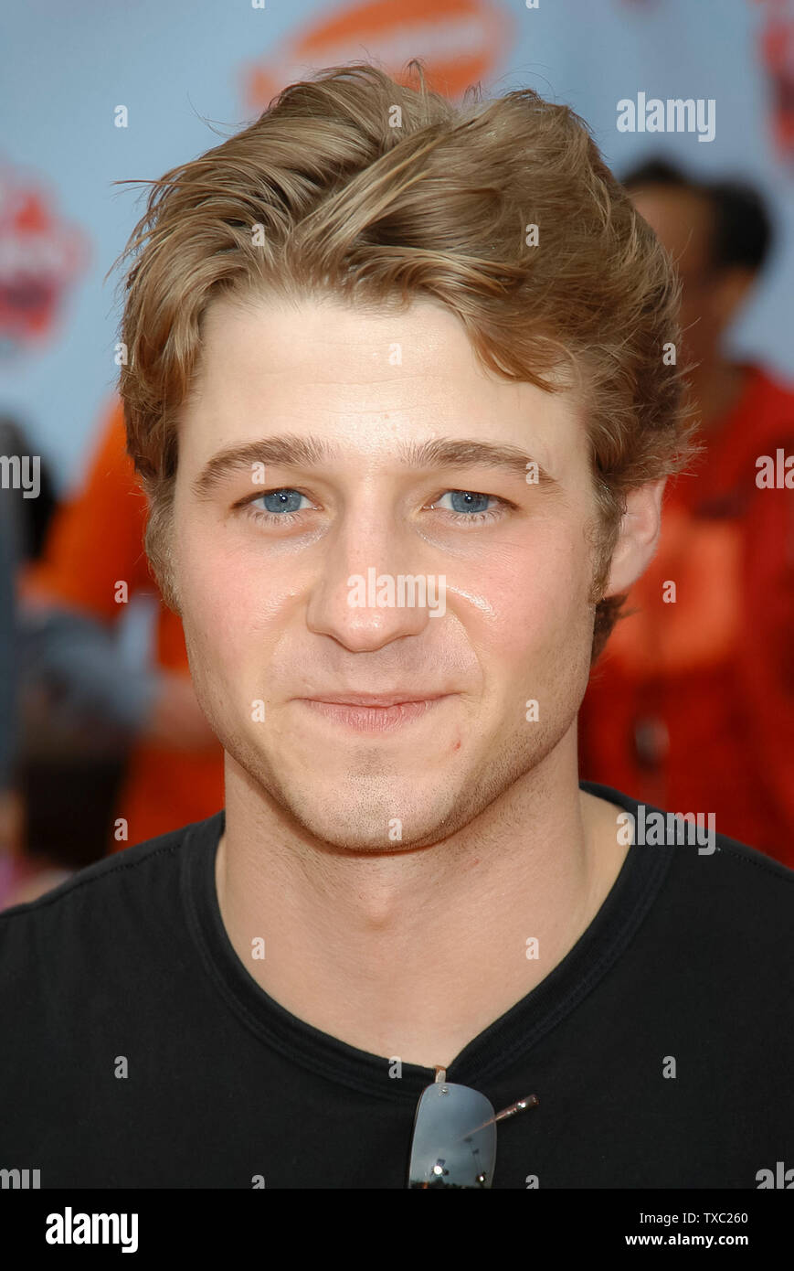 Benjamin McKenzie arriving at the Nickelodeon's 17th Annual Kids ...
