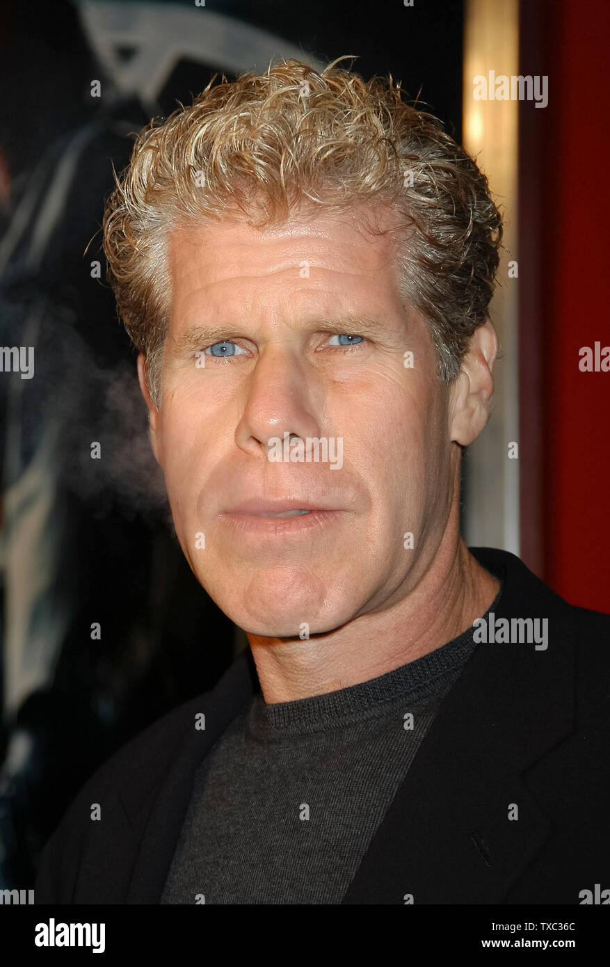 Ron perlman 2000 hi-res stock photography and images - Alamy