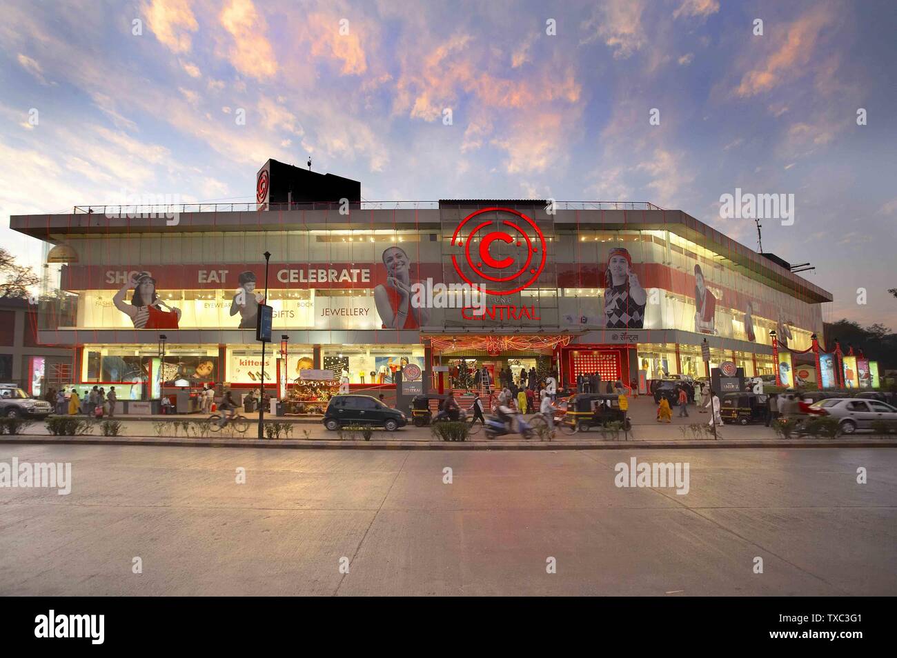 Central mall in pune hi-res stock photography and images - Alamy
