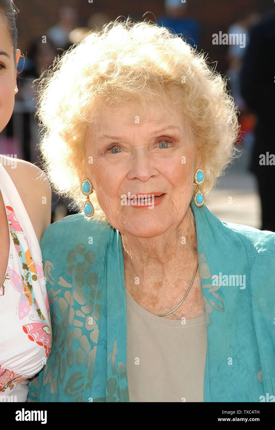Gloria Stuart 2009