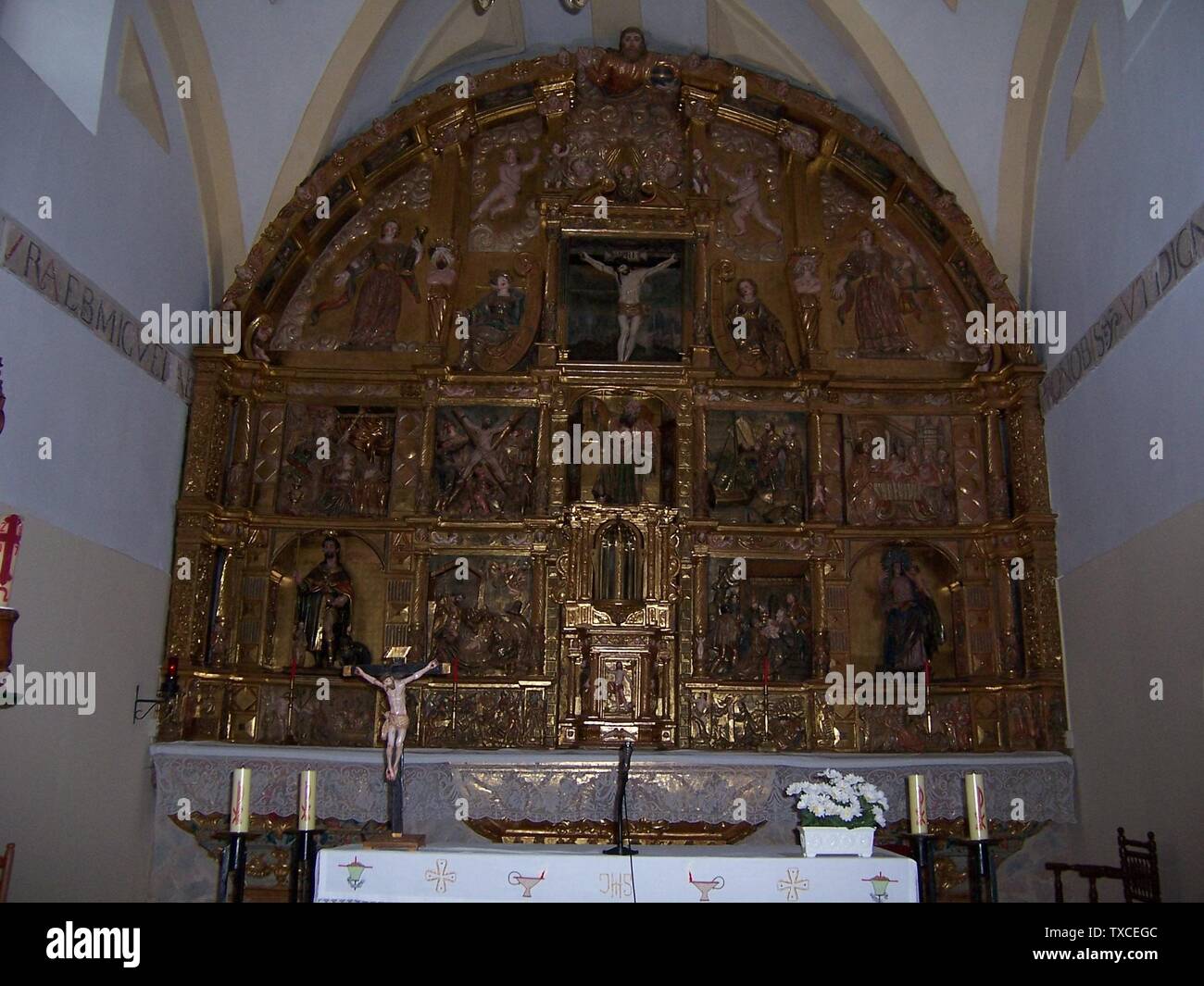Retablo de la iglesia hi-res stock photography and images - Alamy
