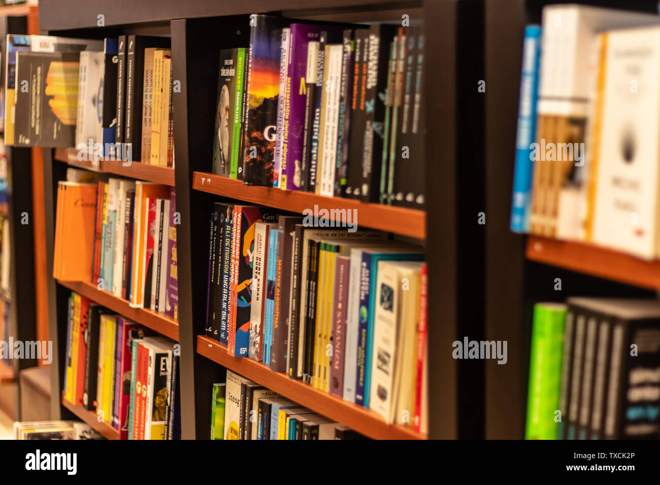 Books from side hi-res stock photography and images - Alamy