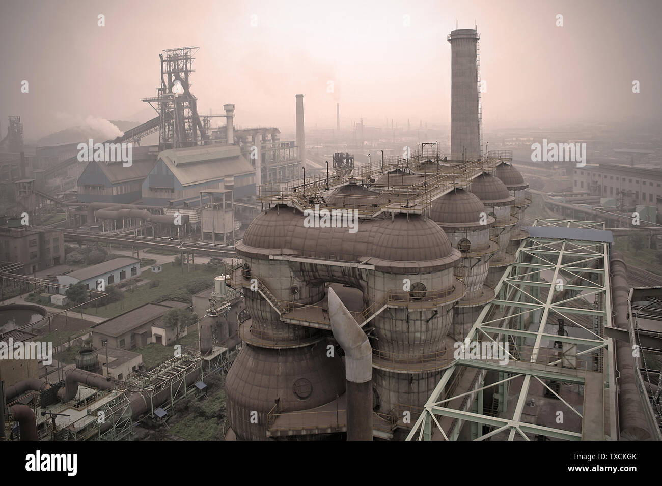Pollution source hi-res stock photography and images - Alamy