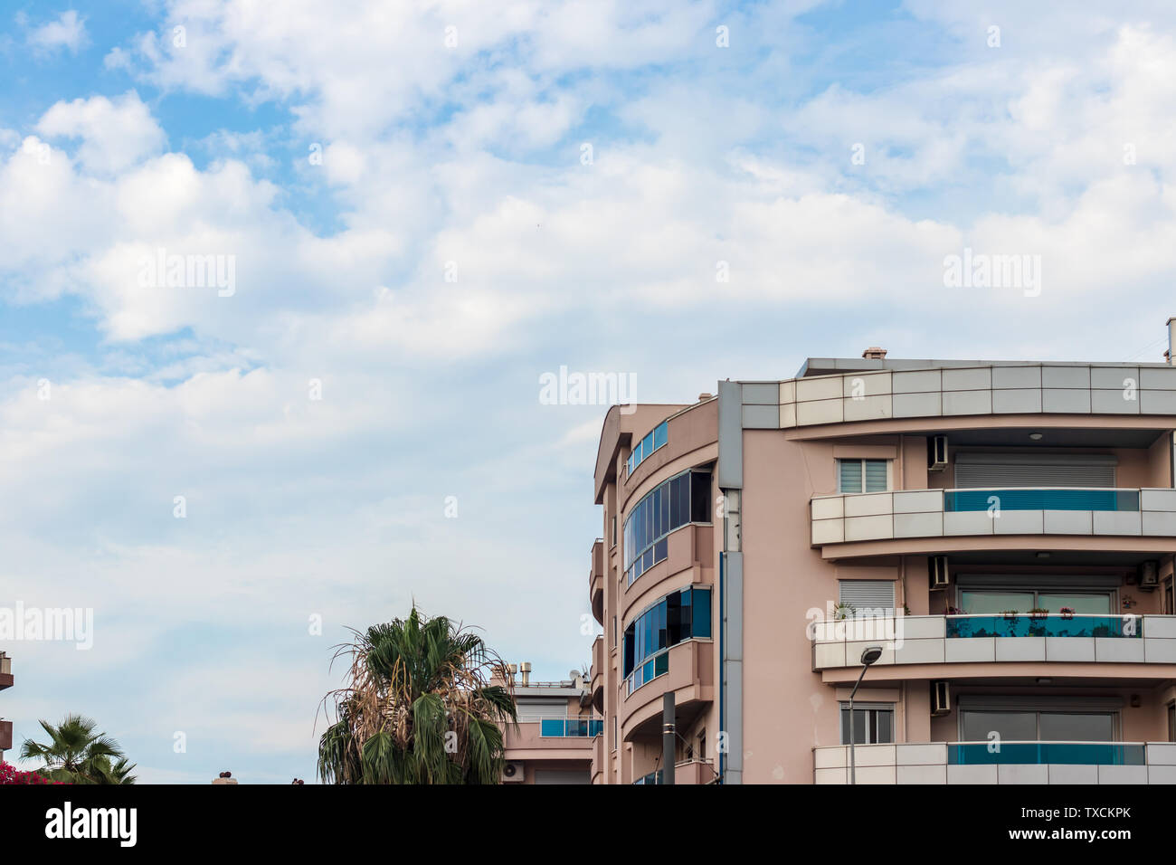 Luxury wide building scene hi-res stock photography and images - Alamy