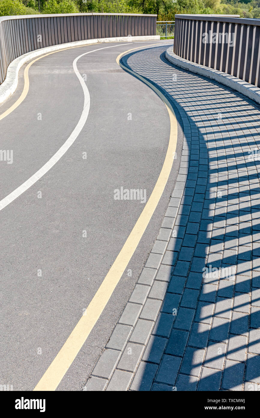 Curve s shape hi-res stock photography and images - Alamy