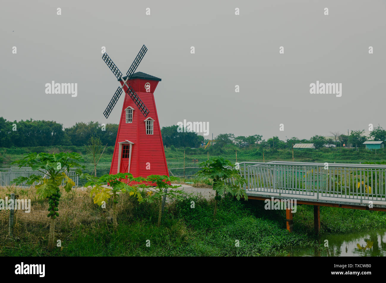Red windmill hi-res stock photography and images - Alamy