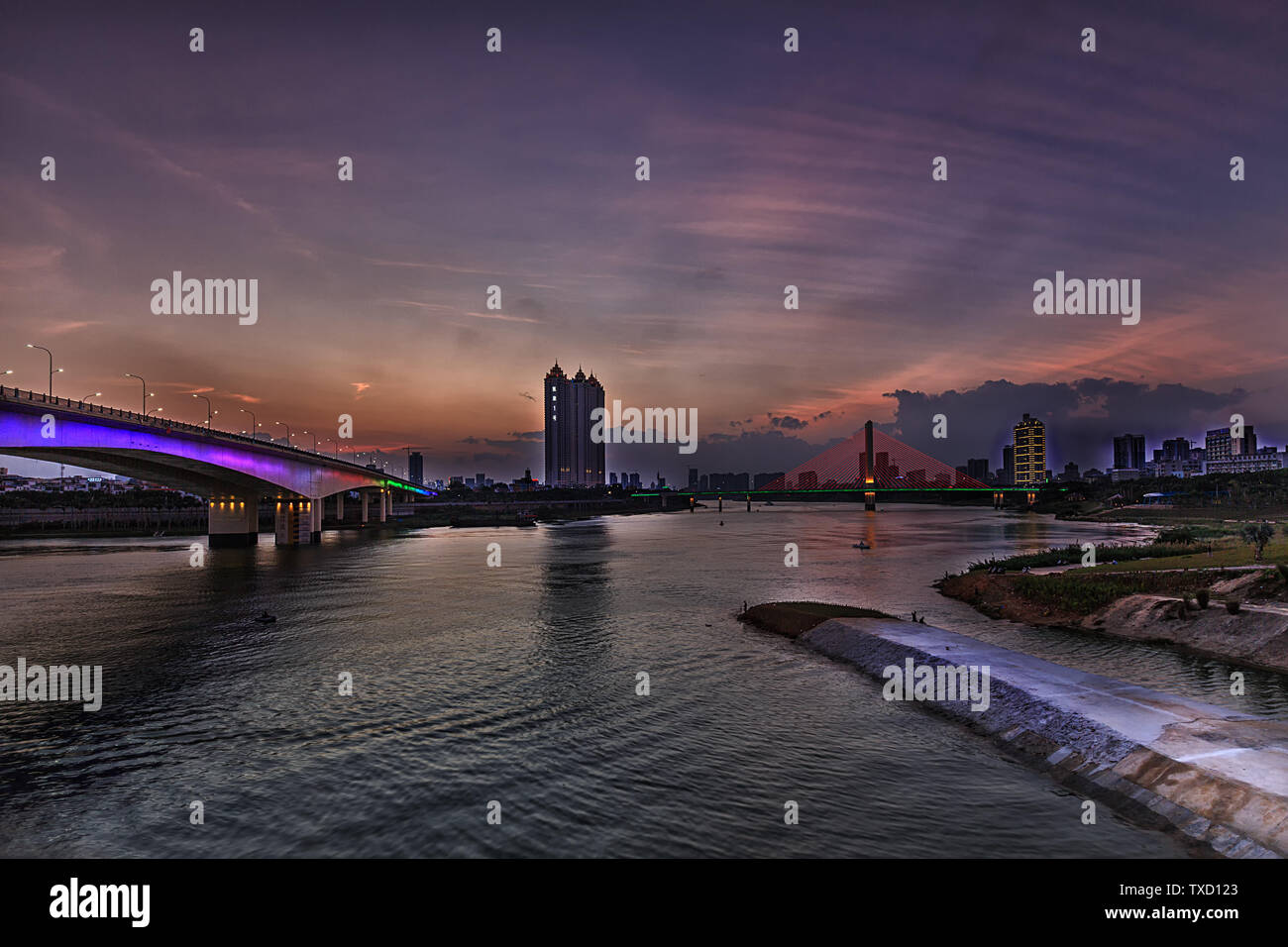 A city - Nanning, a river - Yongjiang Stock Photo - Alamy