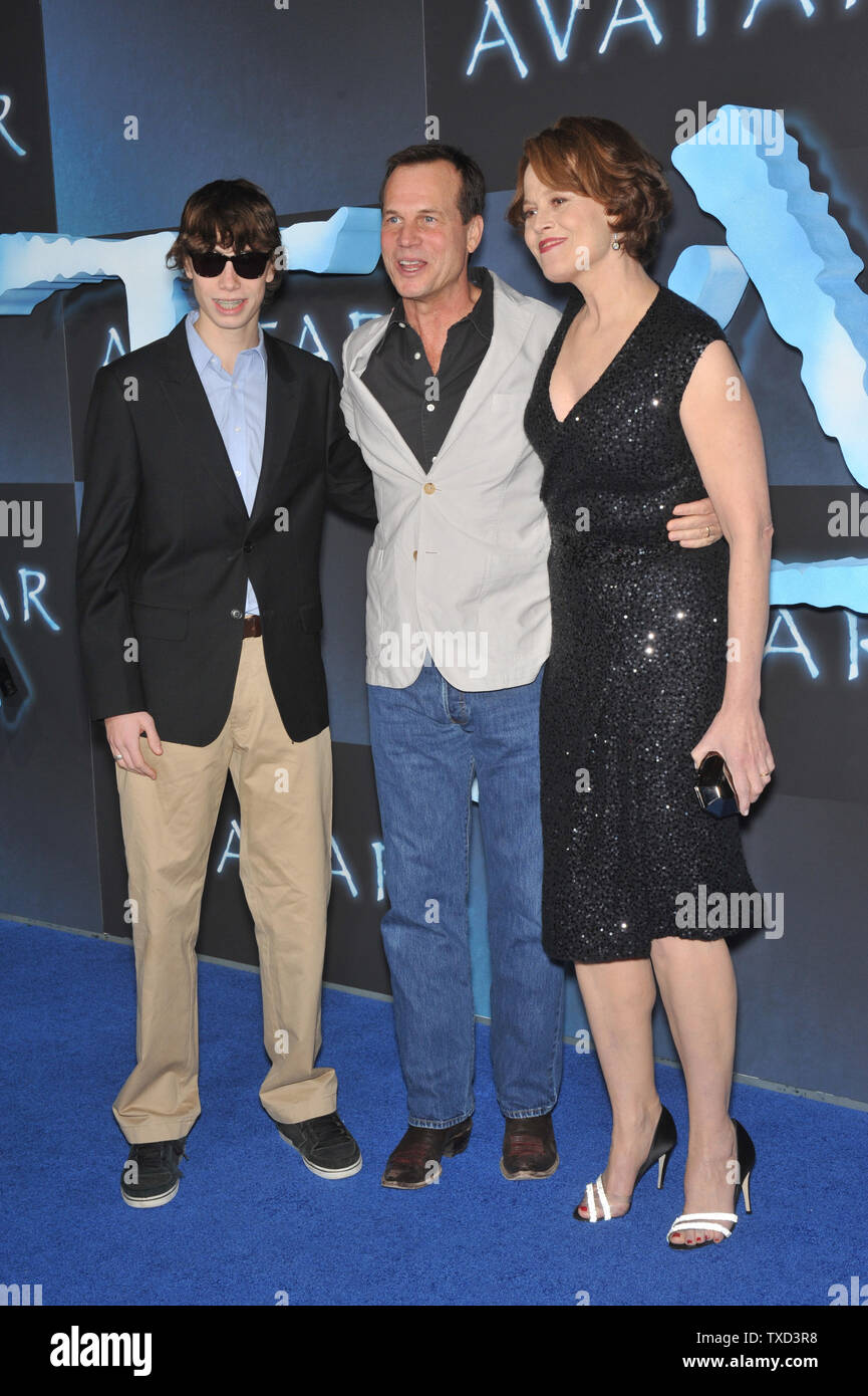 LOS ANGELES, CA. December 16, 2009: Sigourney Weaver & "Aliens" co-star ...