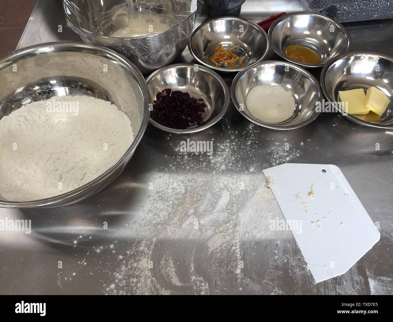 Workbench flour hi-res stock photography and images - Alamy