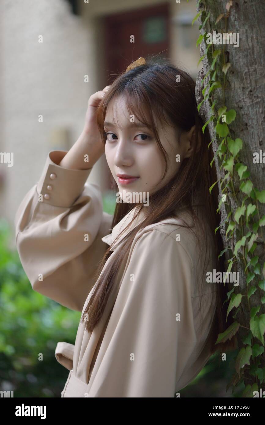 Teen beauty fashion love hi-res stock photography and images - Alamy