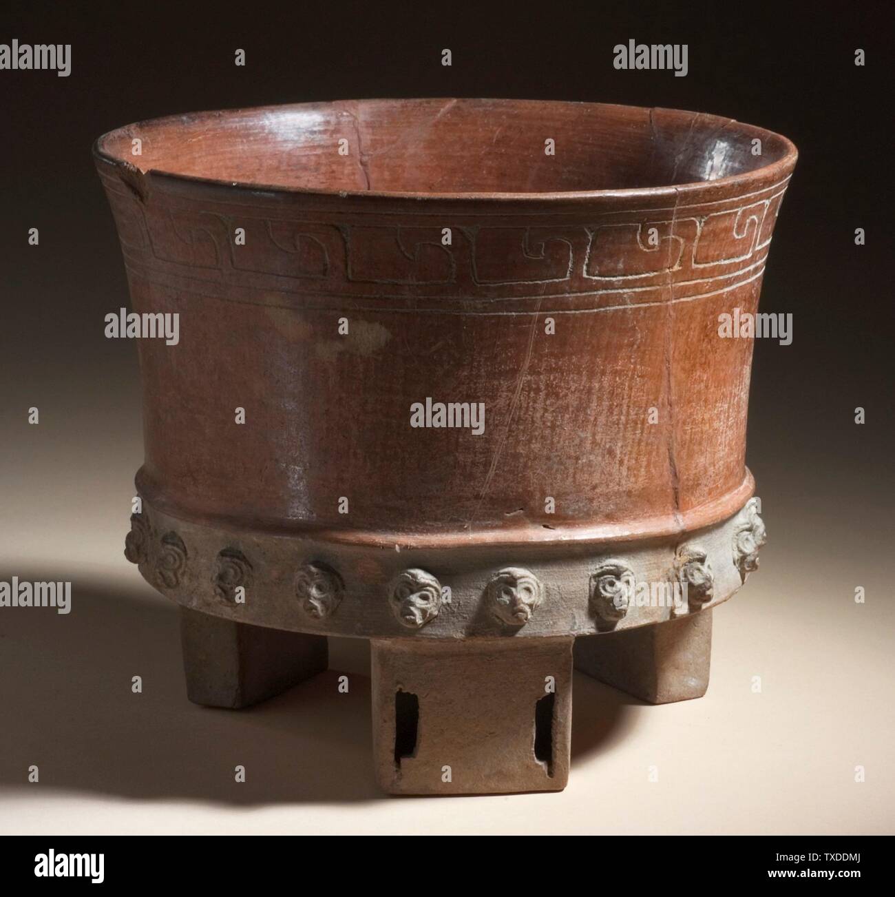 Tripod vessel teotihuacan hi-res stock photography and images - Alamy