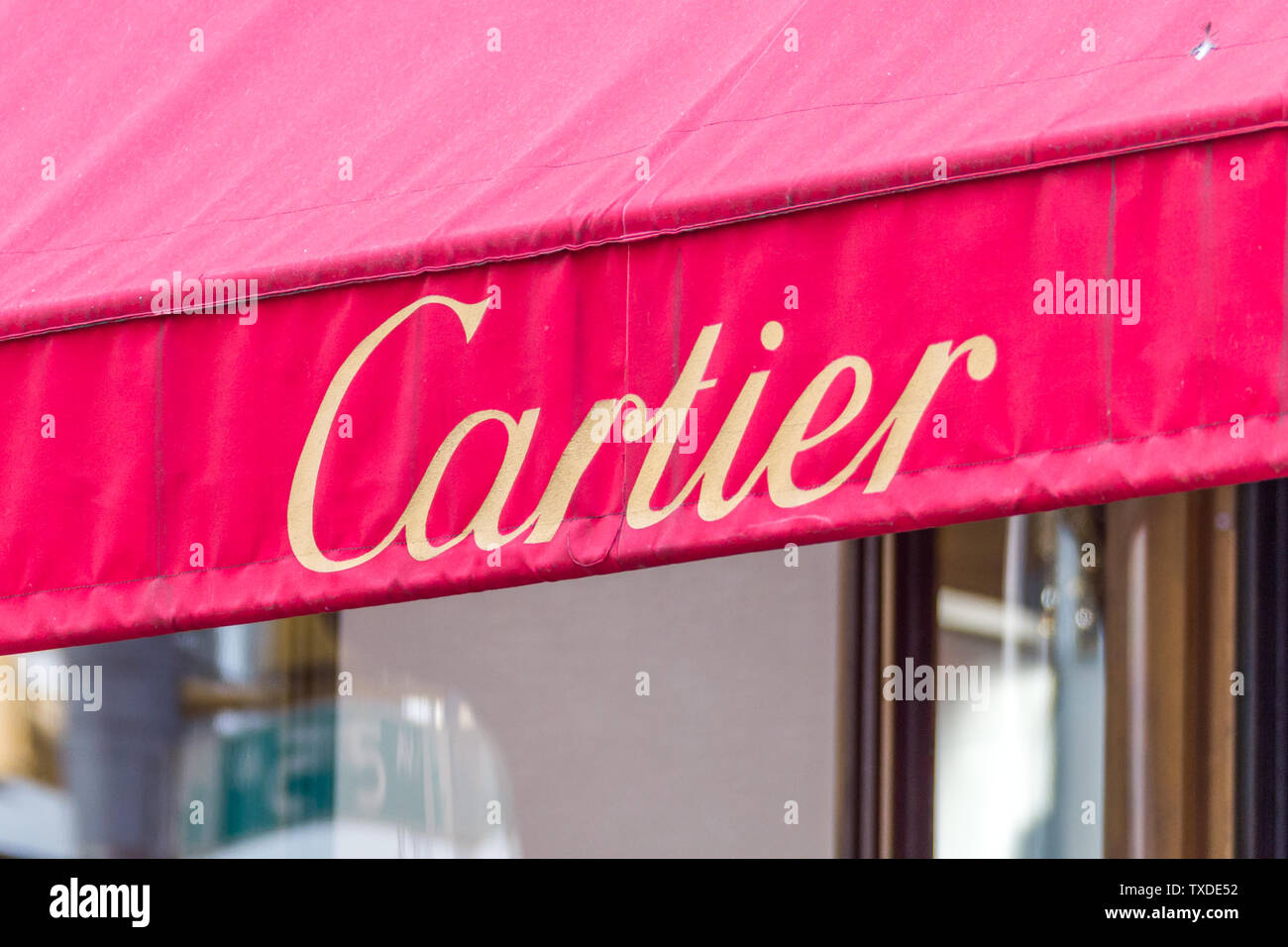 Cartier shop fifth avenue hi-res stock photography and images - Alamy