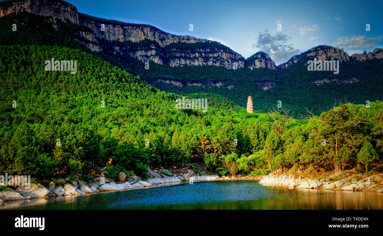 Lingyan temple hi-res stock photography and images - Alamy