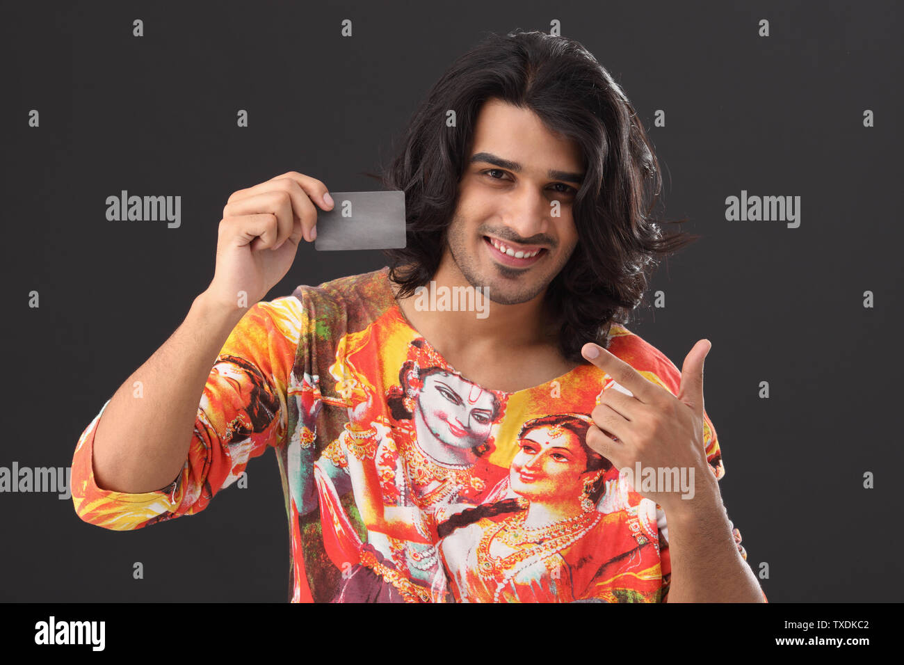 Man pointing credit cards hi-res stock photography and images - Alamy
