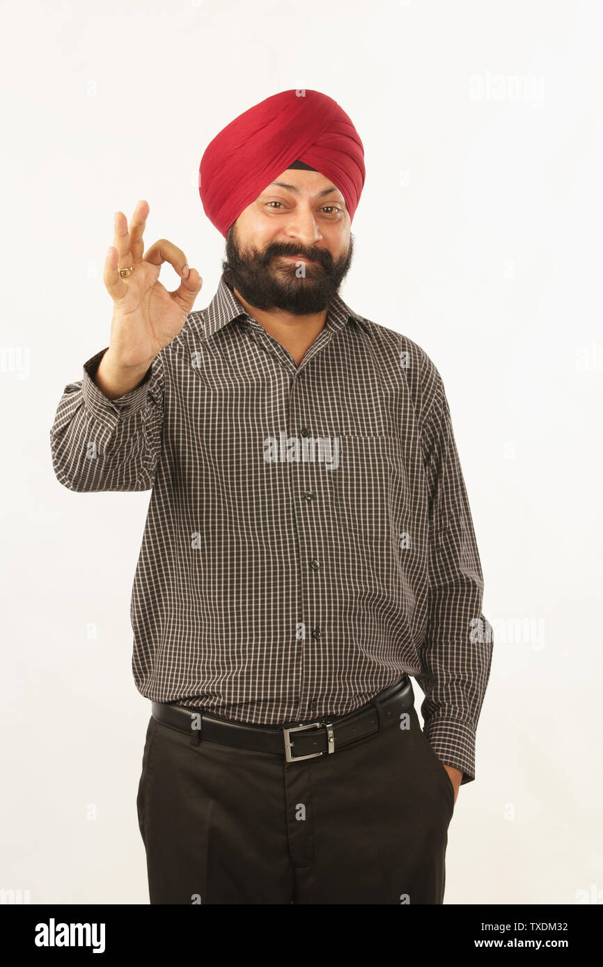 Old man with sign hi-res stock photography and images - Alamy