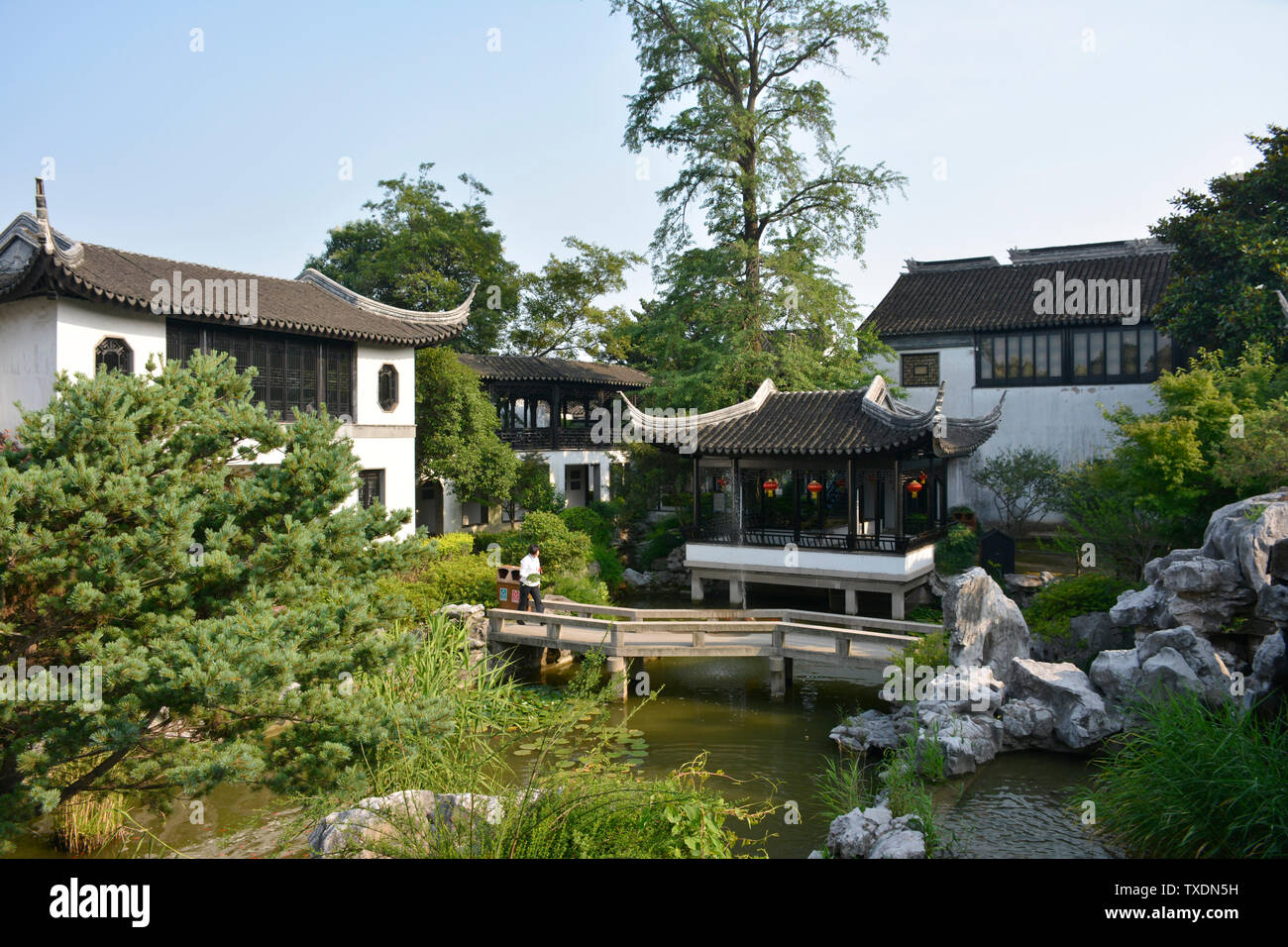 Suzhou huimu sasphemy ancient town hi-res stock photography and images ...