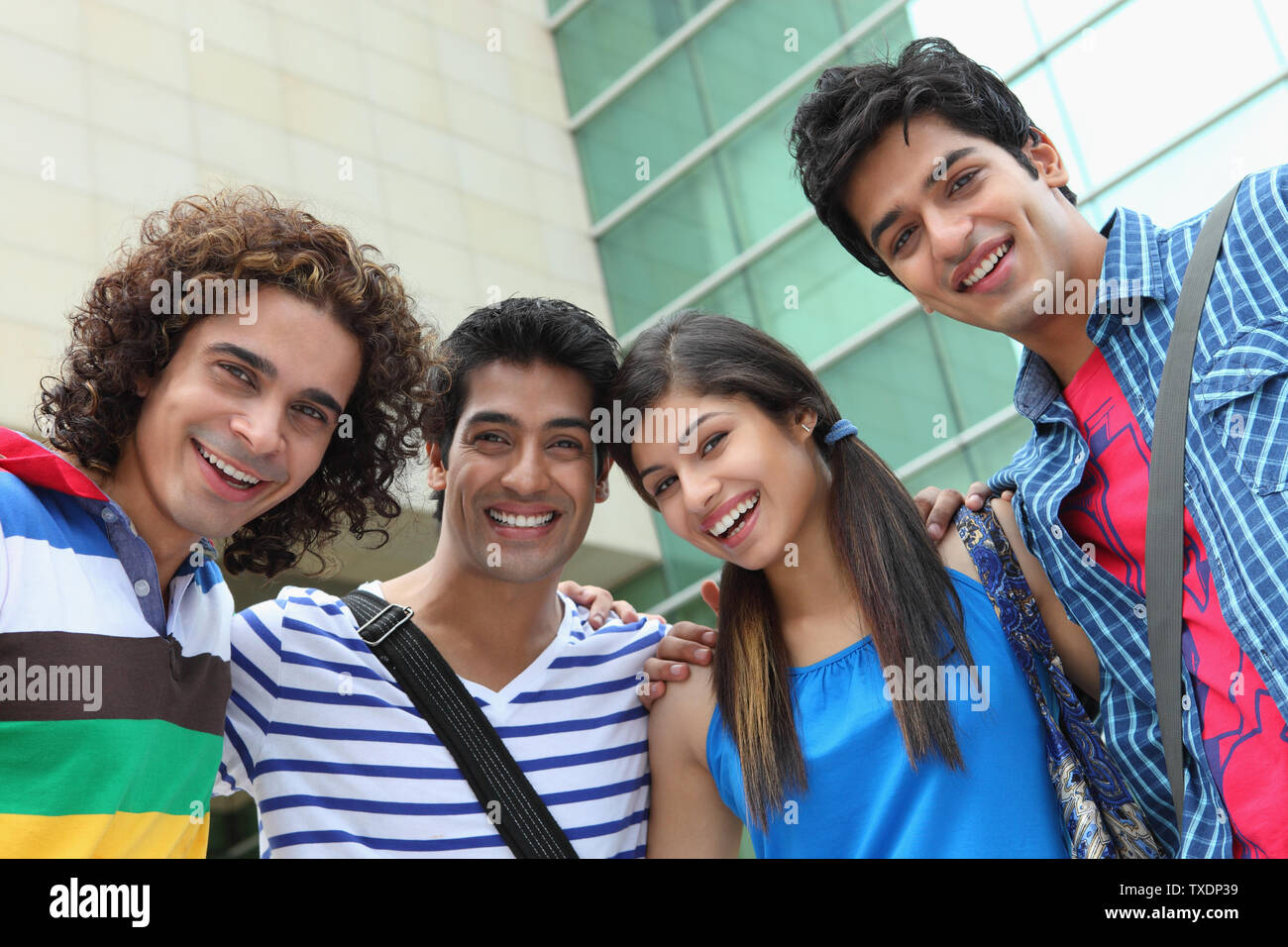 College students smiling at the campus Stock Photo - Alamy