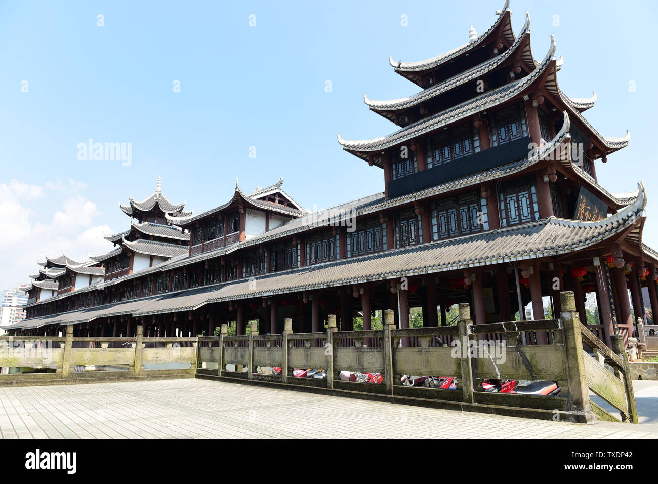 Traditional dong houses hi-res stock photography and images - Alamy