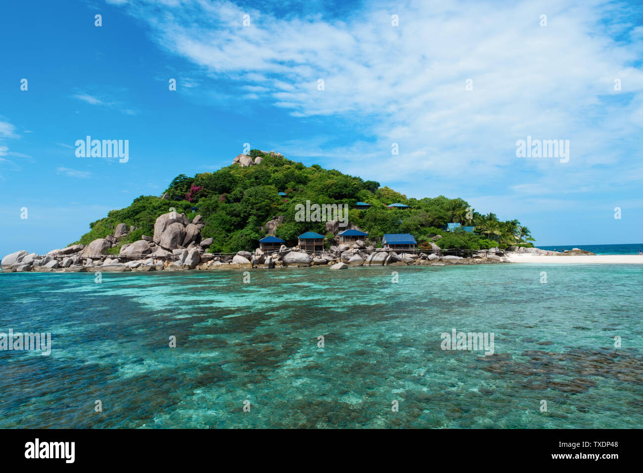 Scenic sea island Thai boat on Sumi island Stock Photo - Alamy