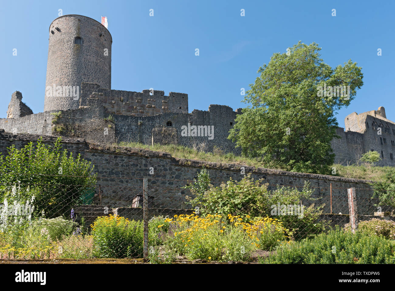 Munzenberg castle hi-res stock photography and images - Alamy