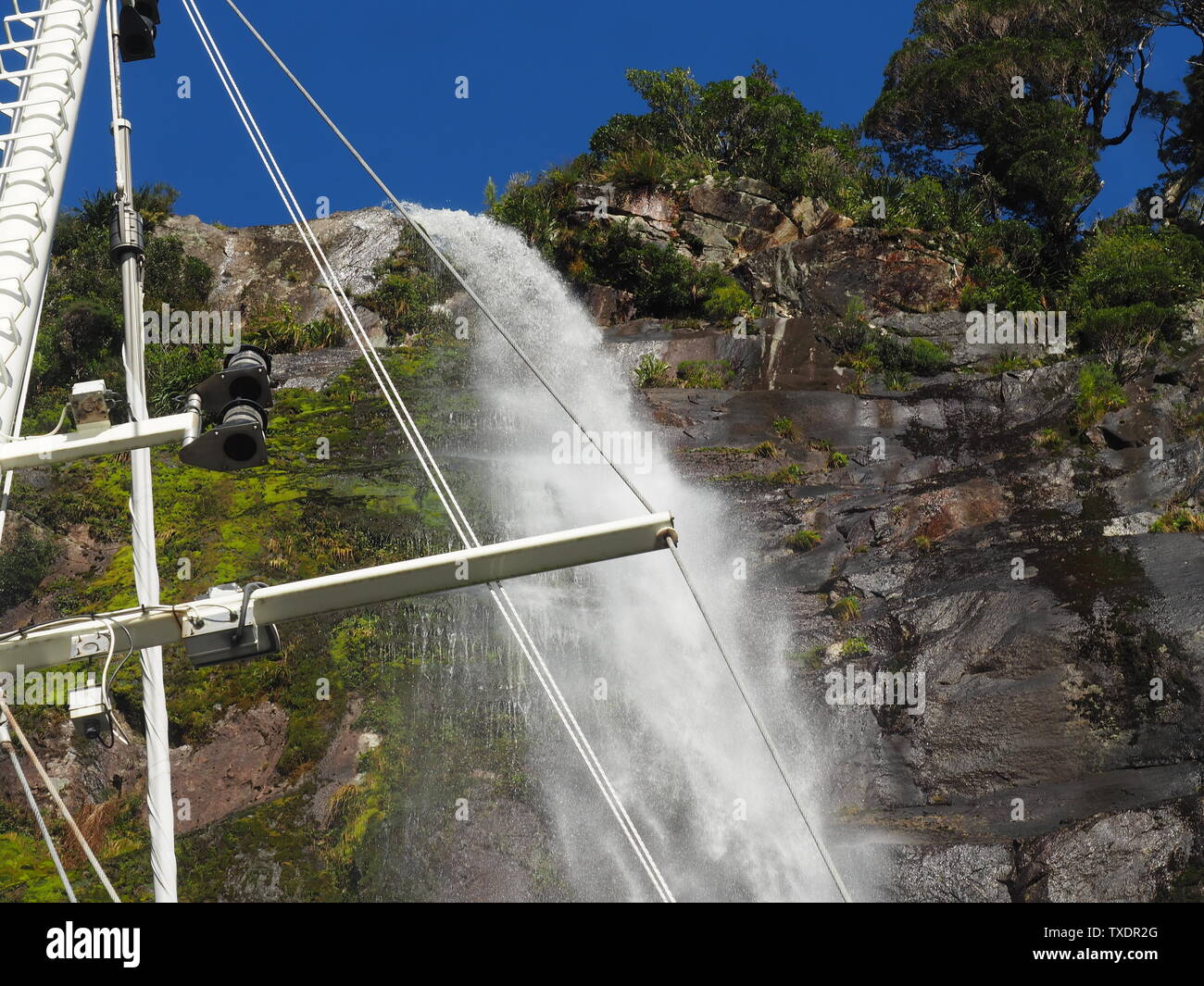 Top of a waterfall hi-res stock photography and images - Alamy