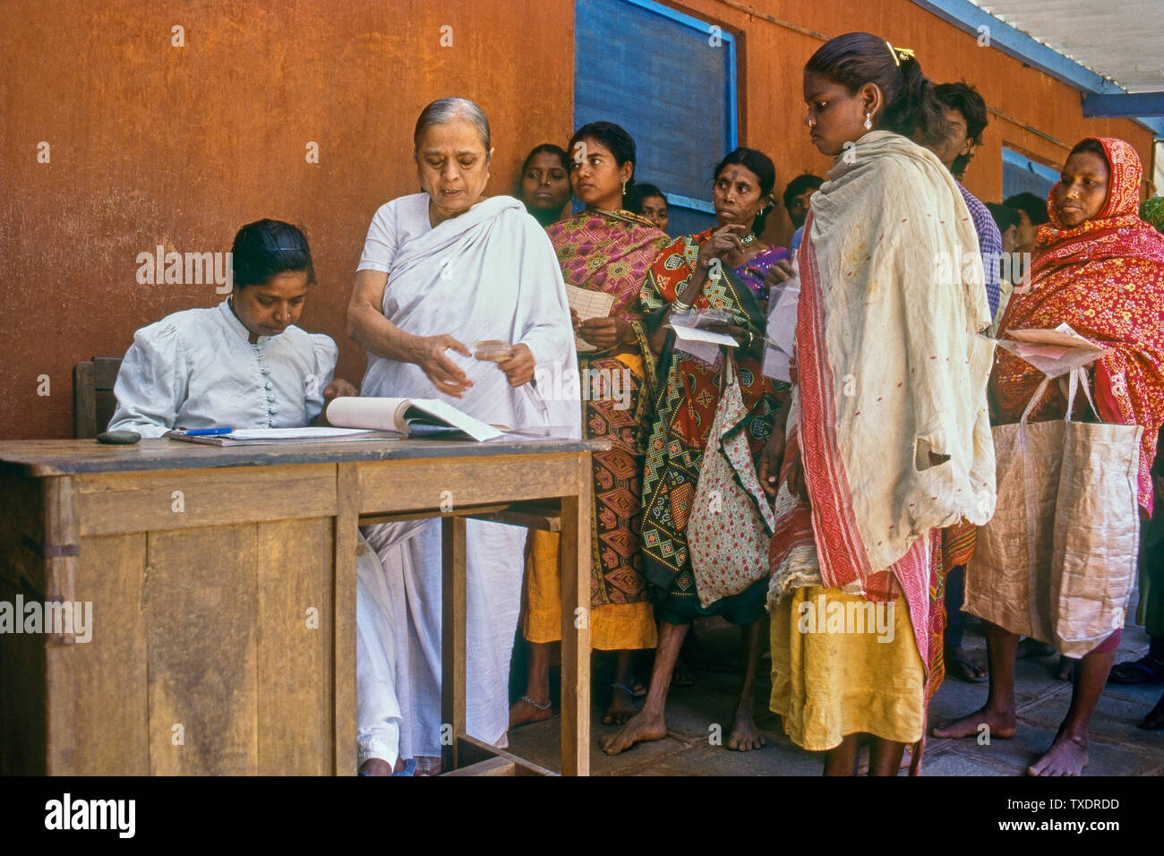 Gandhian women NGO social worker helping to tribal women, Gujarat ...