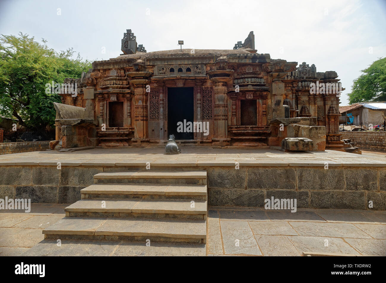 Chandramouleshwara Hindu old temple at Hubli karnataka Stock Photo - Alamy