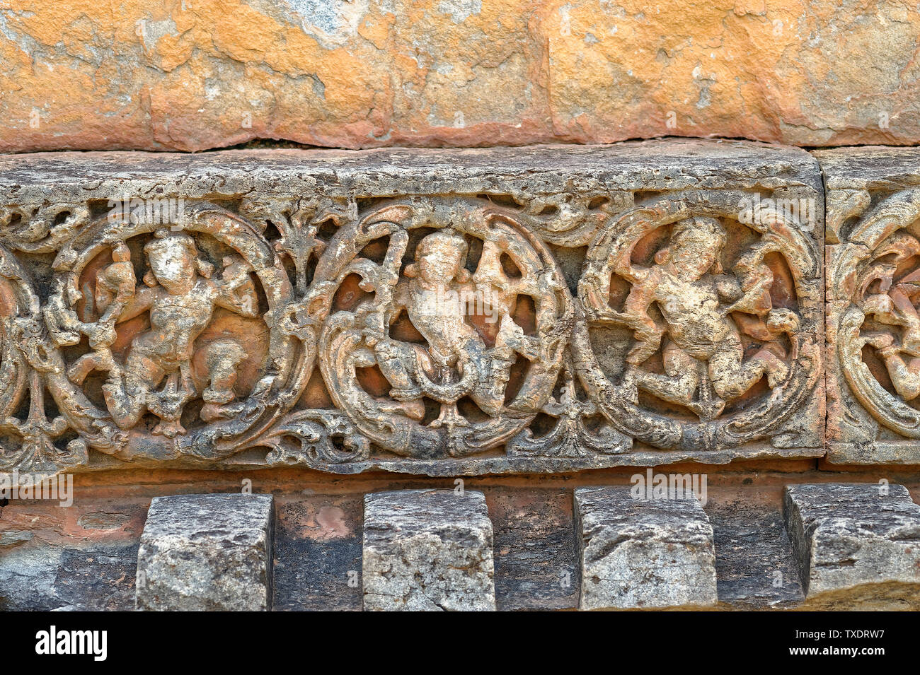 Carving on the wall of Chandramouleshwara Hindu old temple at Hubli ...
