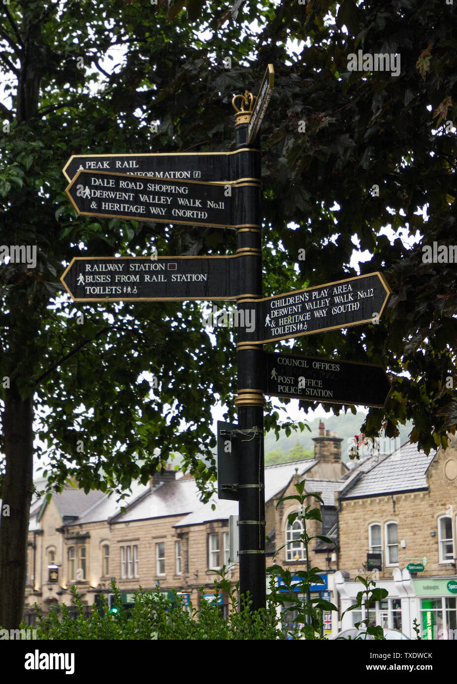 Metal signpost hi-res stock photography and images - Alamy