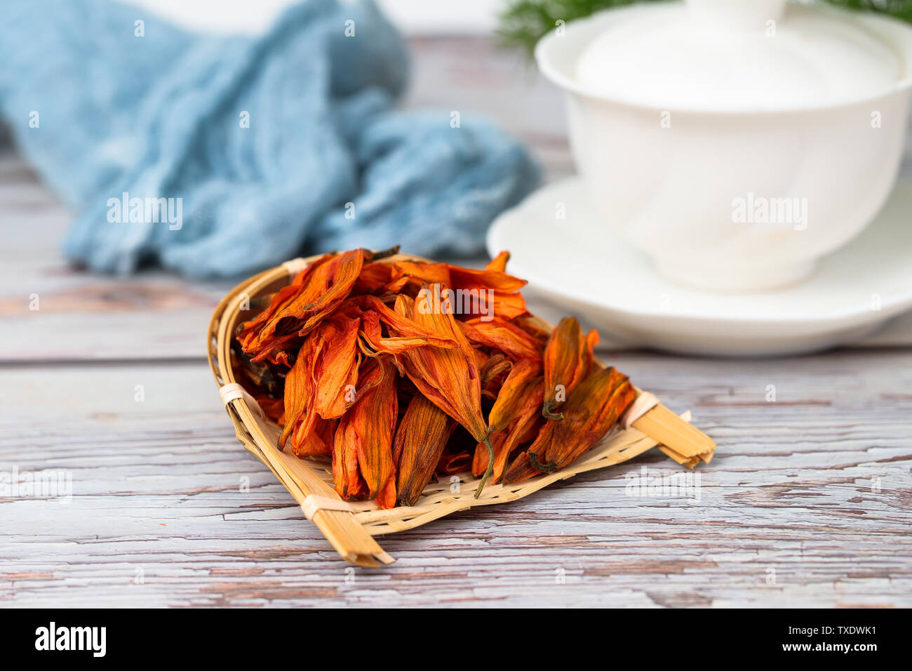 Dried lily flower fruit tea hi-res stock photography and images - Alamy