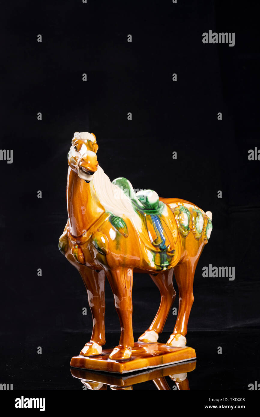 Tang tri color pottery hi-res stock photography and images - Alamy