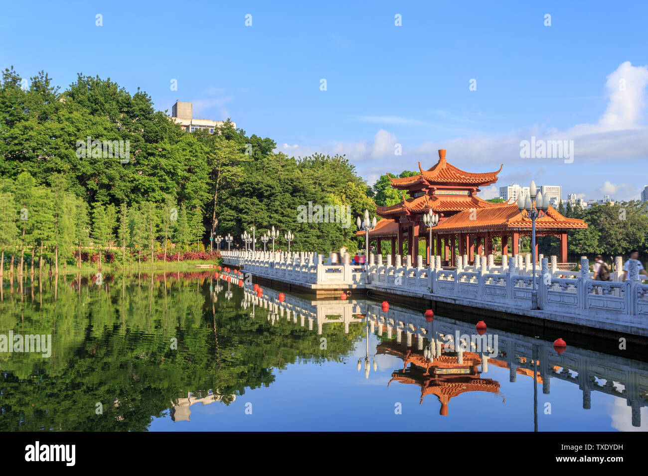 Chinese pavillion water hi-res stock photography and images - Alamy
