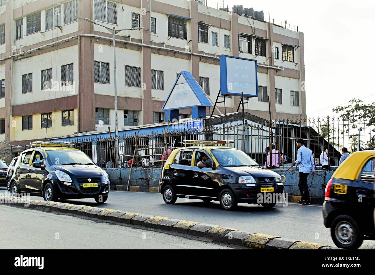 Marine lines railway station hi-res stock photography and images - Alamy