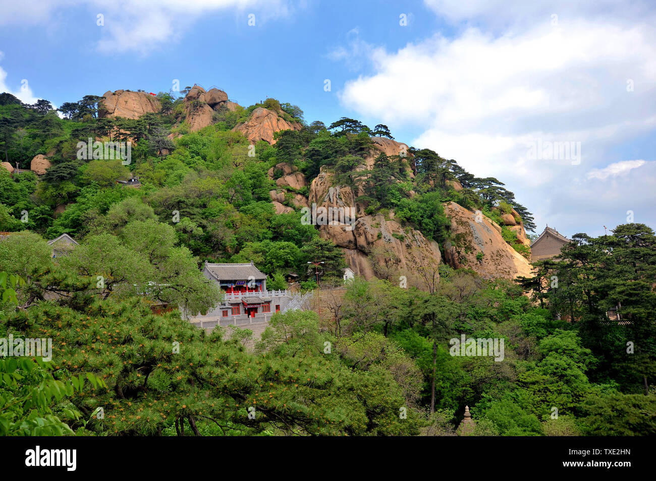 Ji cui mountain hi-res stock photography and images - Alamy
