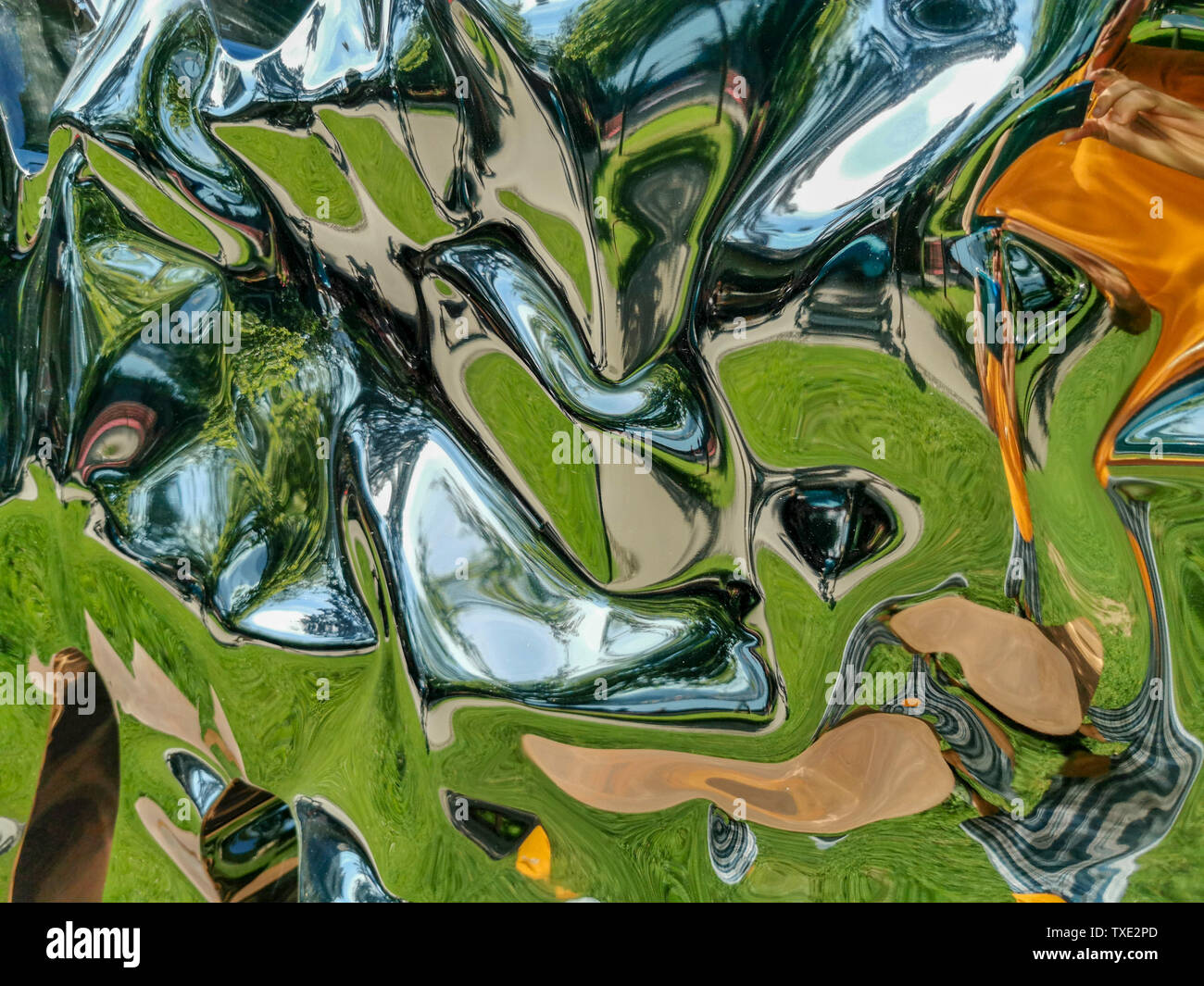 Metallic liquid reflection background texture Stock Photo - Alamy