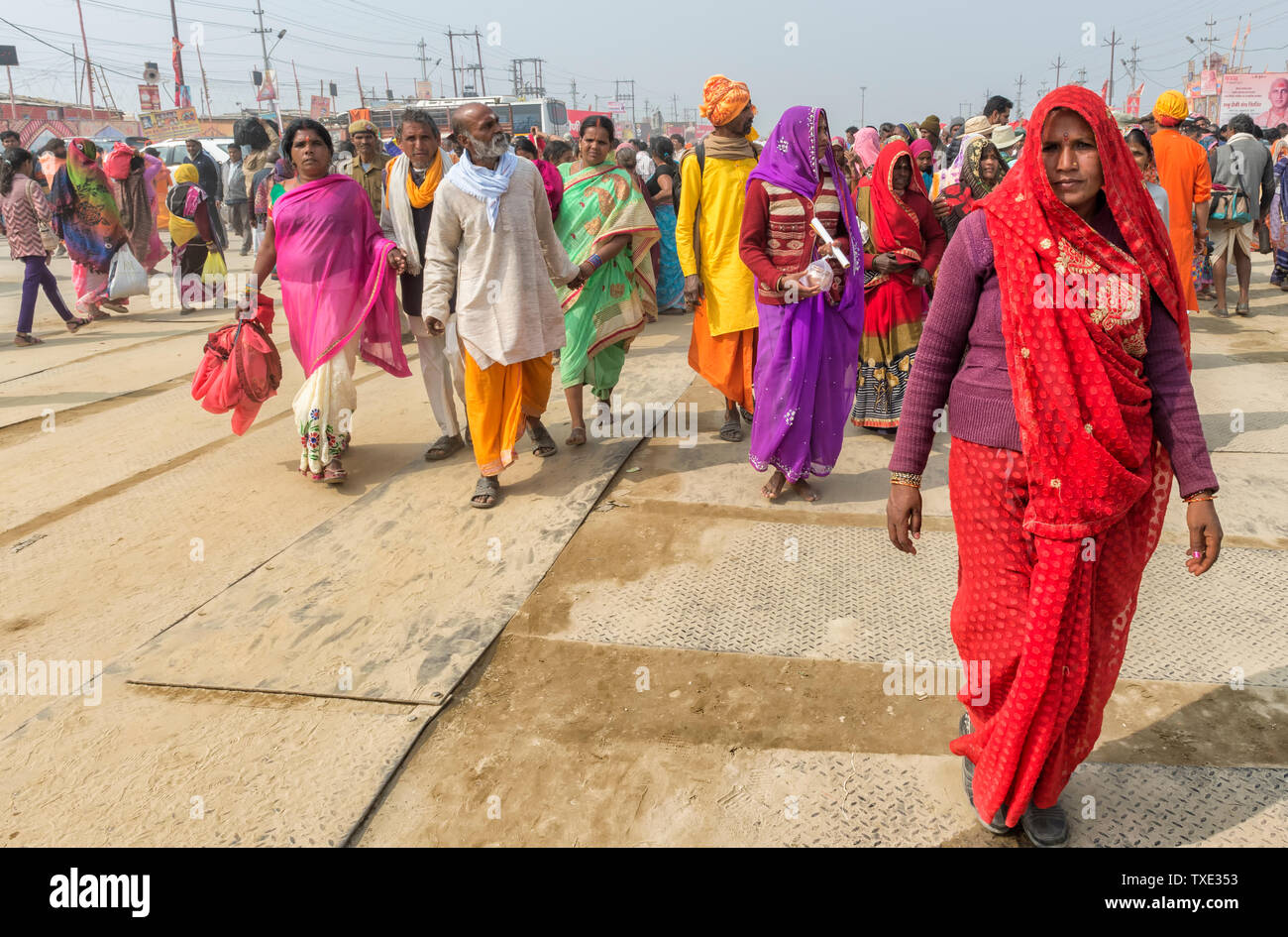 Pilgrims on the way to Allahabad Kumbh Mela, World’s largest religious ...