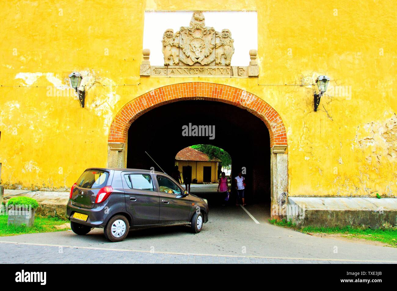 Old gate hi-res stock photography and images - Alamy