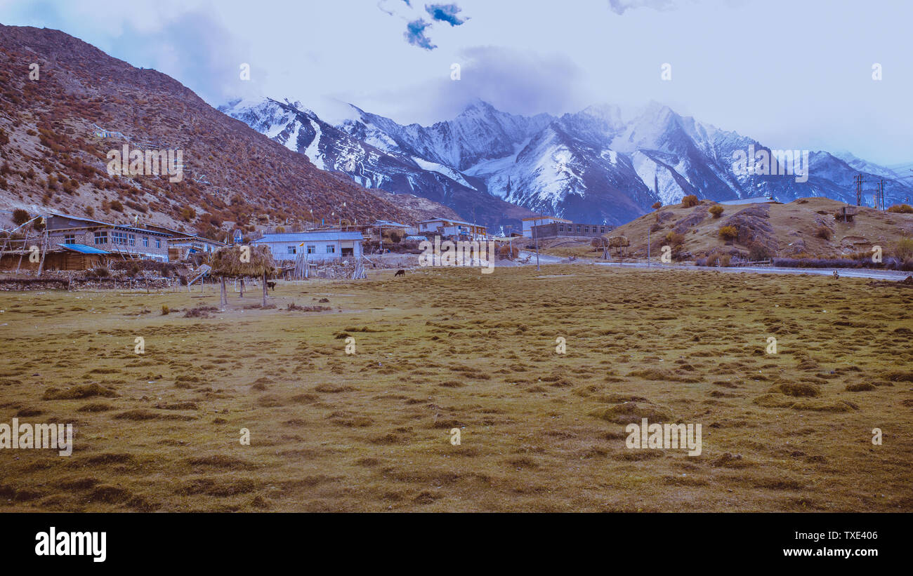 Lianwu Laigu Village, Changdu, Tibet Stock Photo - Alamy