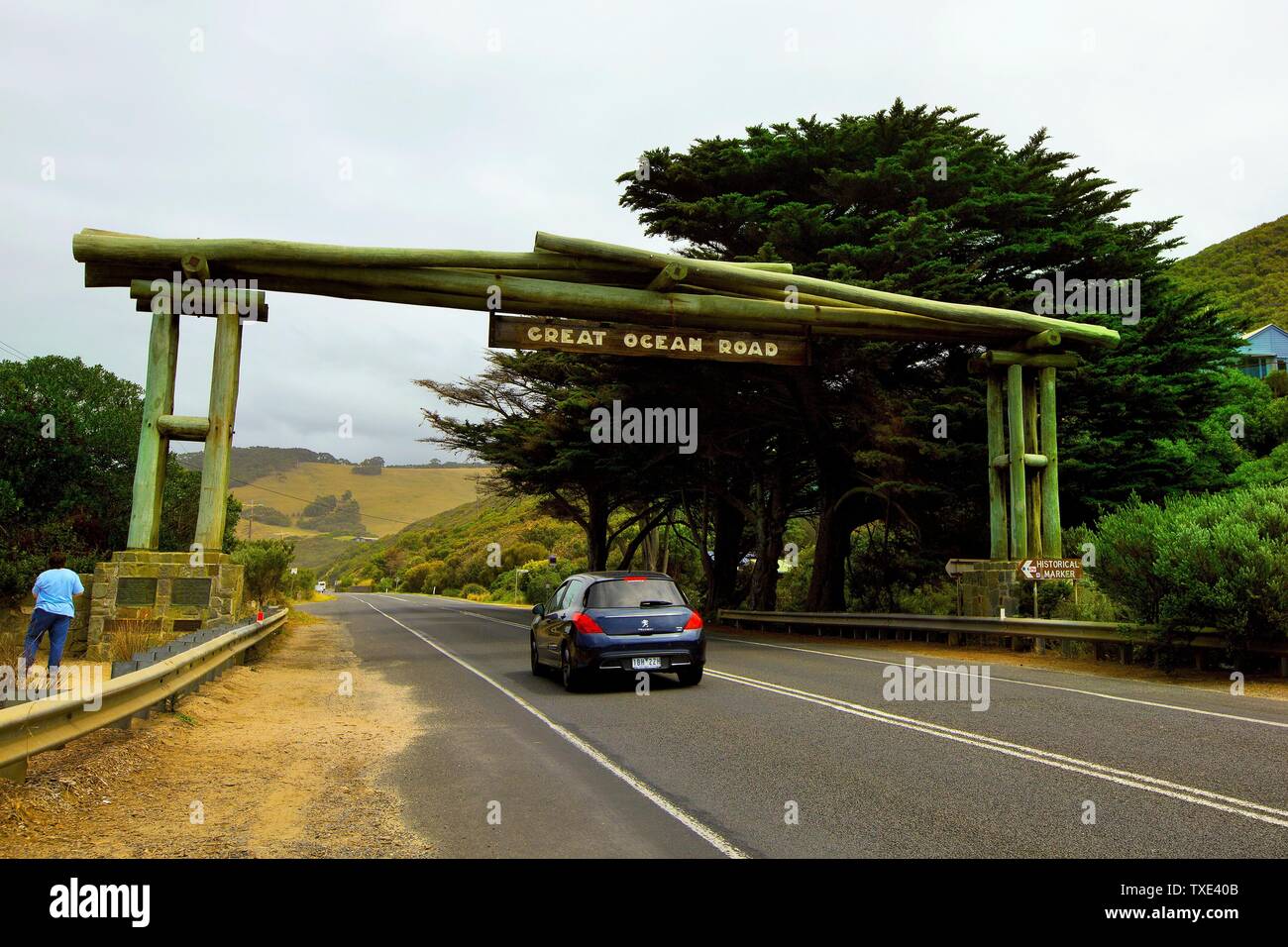 Great Ocean Road memorial arch, Victoria, Australia Stock Photo - Alamy