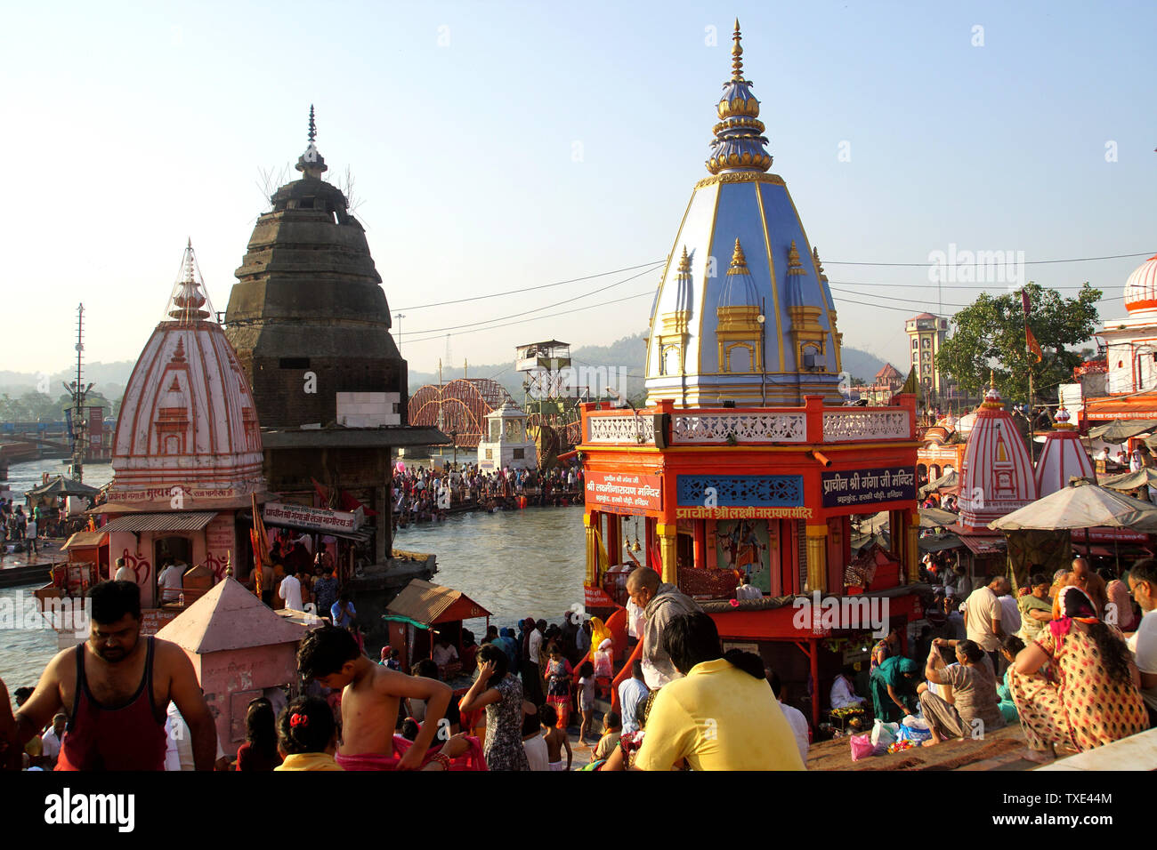 Pilgrims surrounding Temples at Har Ki Pauri Stock Photo - Alamy