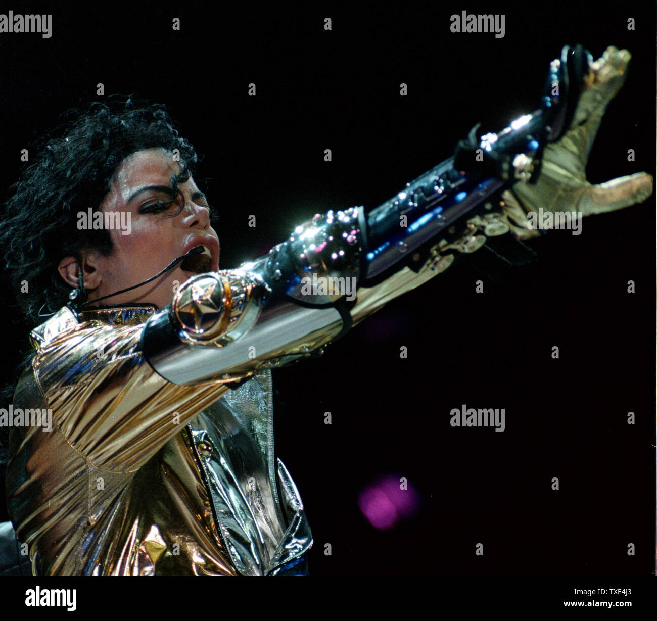 Michael jackson 1996 hi-res stock photography and images - Alamy