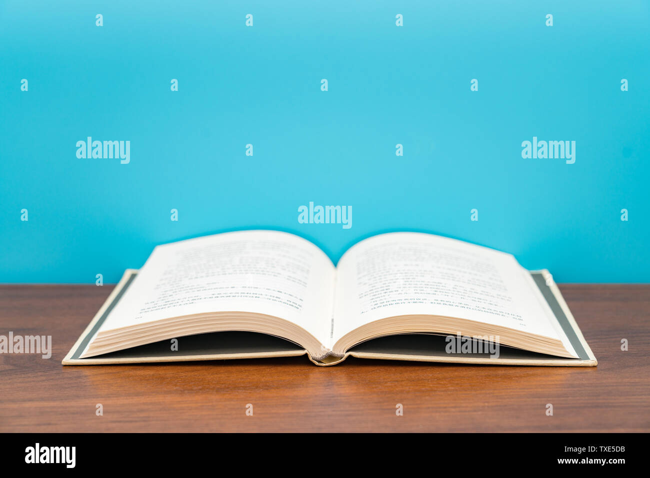 Thick open books hi-res stock photography and images - Alamy