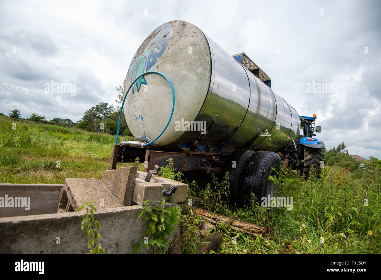 Tractor and water tank hi-res stock photography and images - Alamy