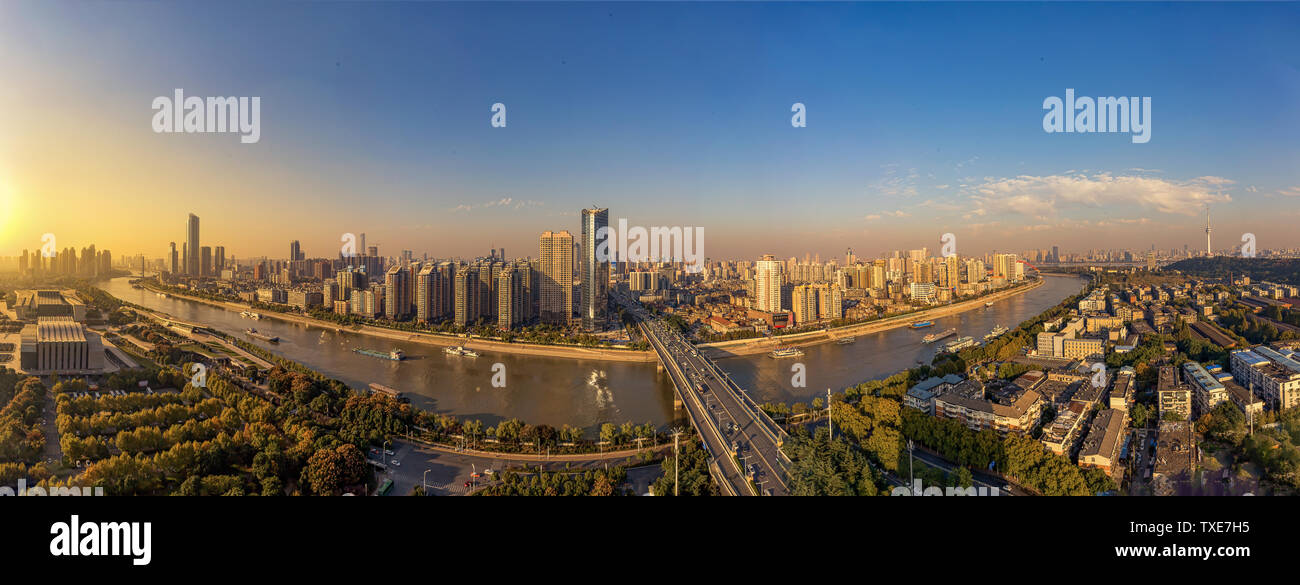 Wuhan yangtze river and han river hi-res stock photography and images ...
